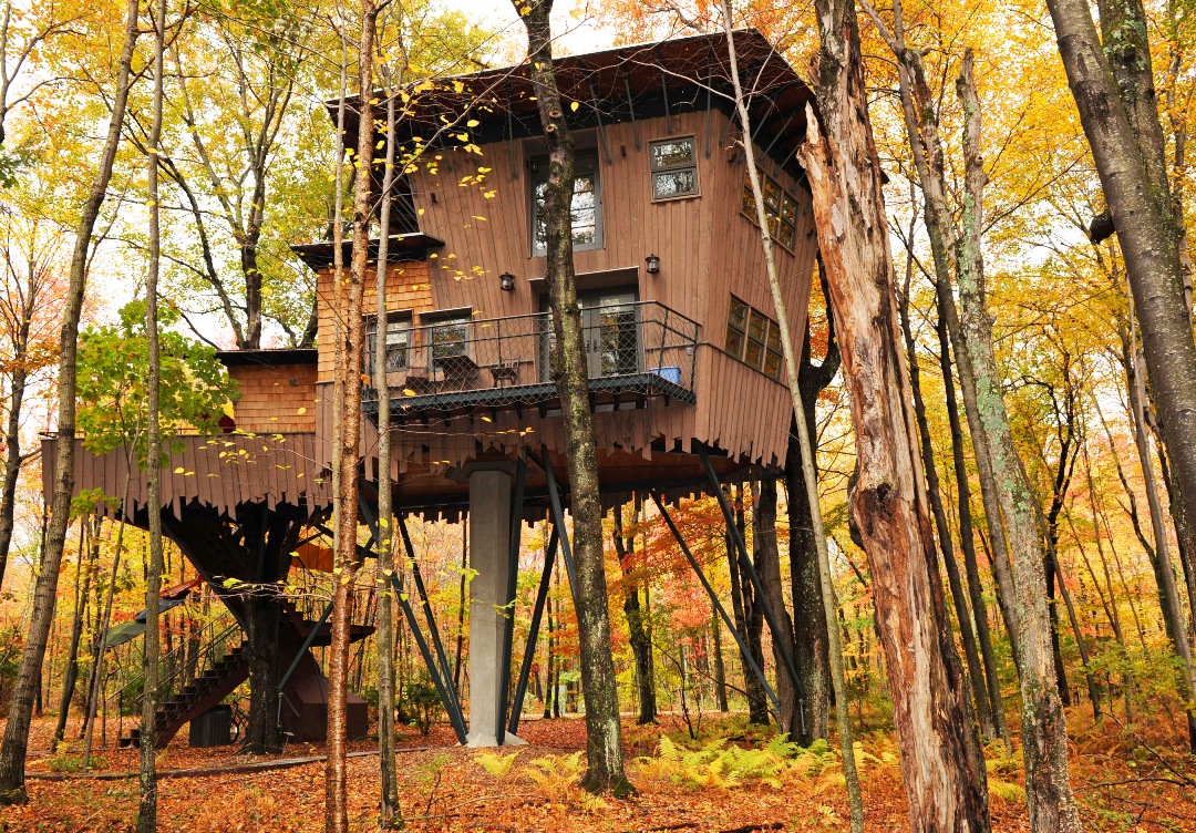 10 Incredible Treehouse Hotels in the US | Winvian Farm